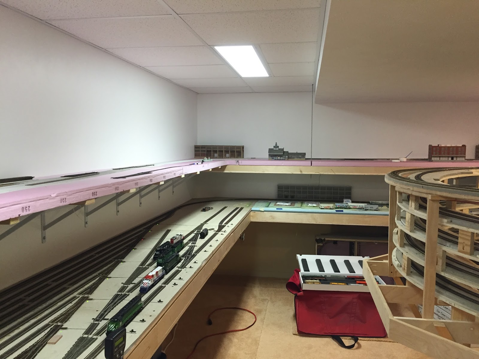 An Ontario Model Railroad in HO Scale: November 2015