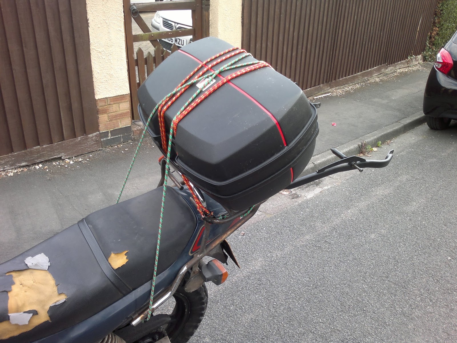 Bike stuff: Fitting a Givi Monokey top box to a normal rack