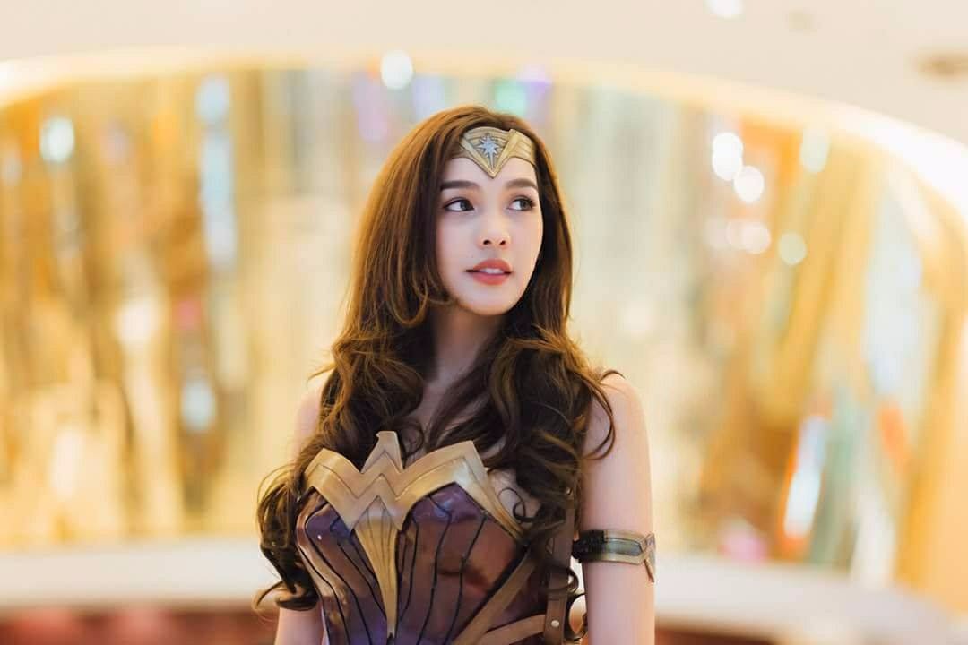 Pichyada Chatkamjaroen , Beautiful Cosplayer Wonder Woman In Asia - DIMAS BD BLOG