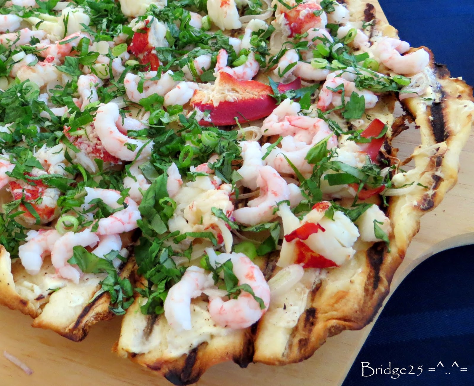 Les Cinq Sens: Pizza aux fruits de mer et aux herbes fraîches