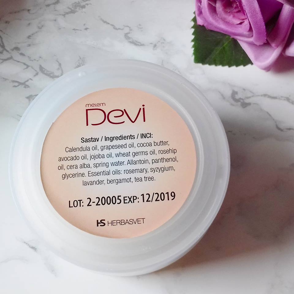 Sa kozmetikom na ti : Devi melem za negu peta