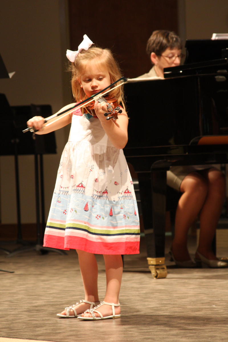 Lueker Munchkins - School & Play: Spring 2013 Violin Recital