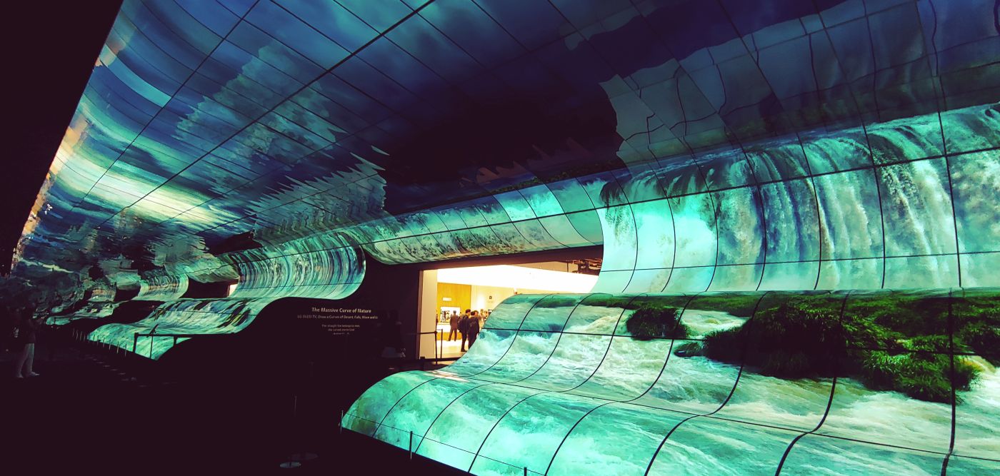 LG criou mega-instalação de OLEDs no CES | Aberto até de Madrugada