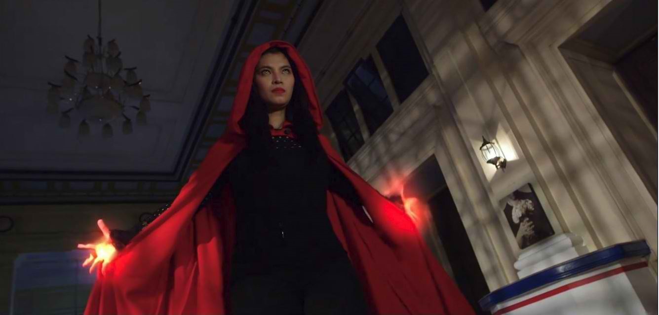 Angel Locsin is the 'Lady in Red' in 'La Luna Sangre' | AumanTalks