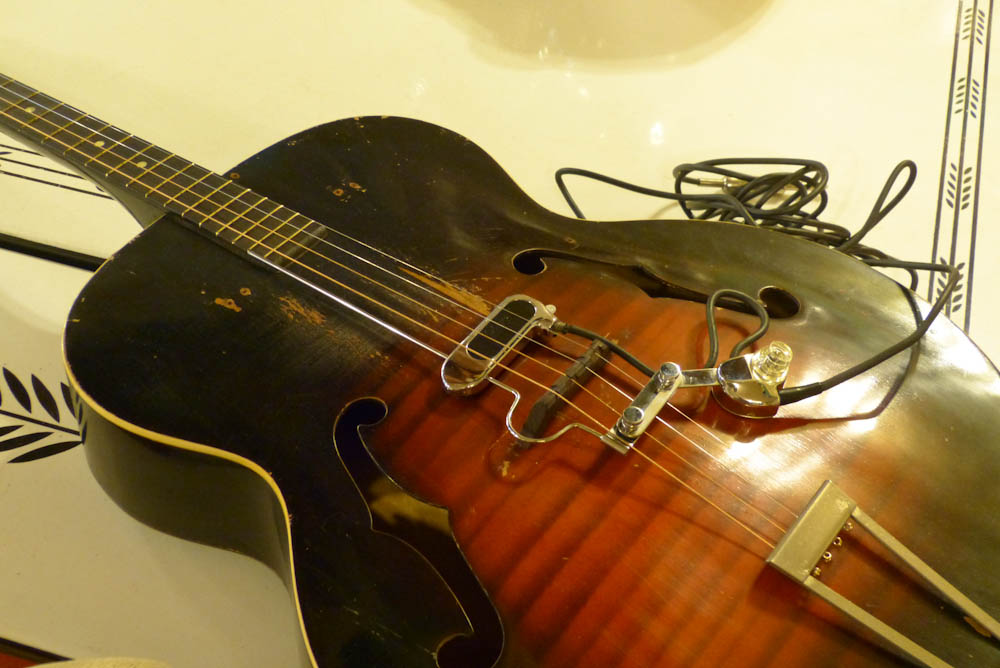 1950s DeArmond Model 400 Archtop Tenor Guitar Pickup