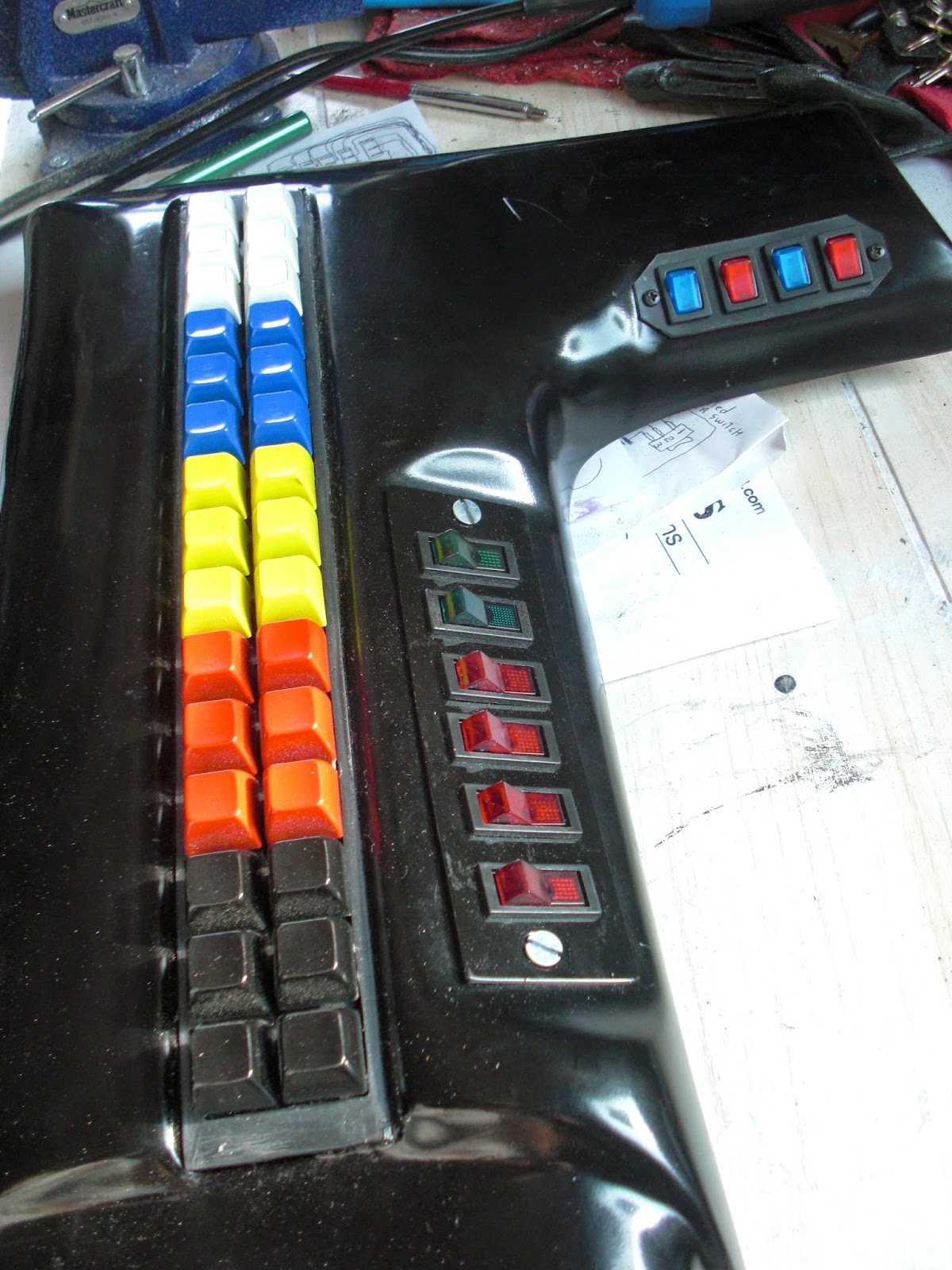 My Knight Rider 2000 project: More Work on the Upper Console