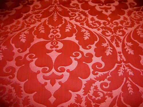 The Earth Is Flat: & Other Dressmaking Conventions: What holds breasts up?