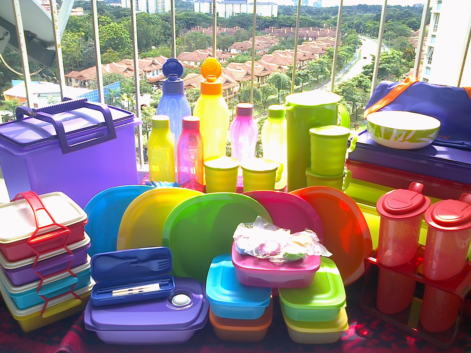 ALIANIS COLLECTION'S: TUPPERWARE LOOSE