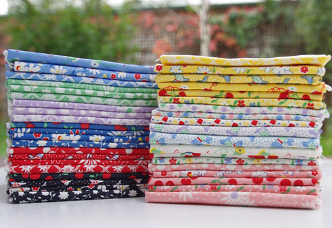 Red Pepper Quilts: Sunday Stash #227 - 30's Playtime by Chloe's Closet