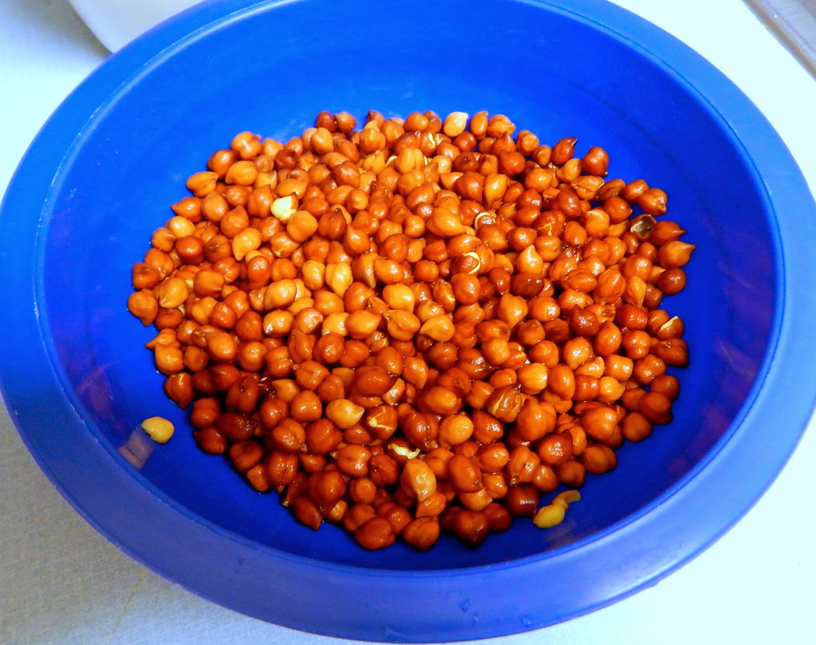 Palatable dishes from Jess's kitchen :) : Varutharacha Kadala Curry ...