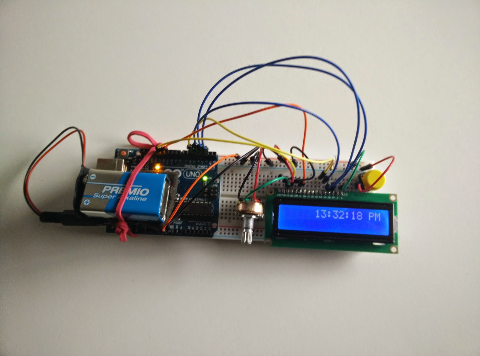 Raúl Díaz Bande: Reloj con LCD 16x2 y Arduino UNO Raúl Díaz Bande: Reloj con LCD 16x2 y Arduino UNO
