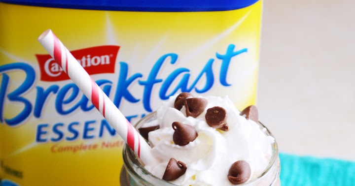 Breakfast Chocolate Milkshake Smoothie | artsy-fartsy mama