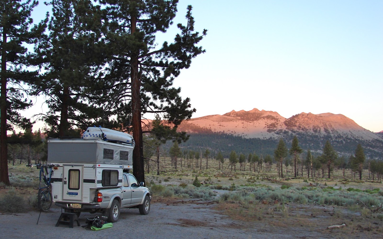 Our Four Wheel Camper: Mono Lake - "glassy with barely a ripple"