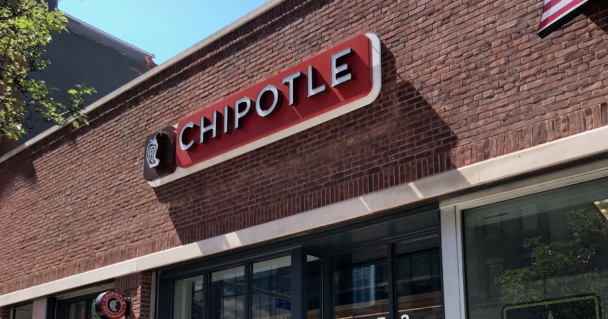 H A R L E M + B E S P O K E: EAT: CHIPOTLE ARRIVING ON 125TH STREET
