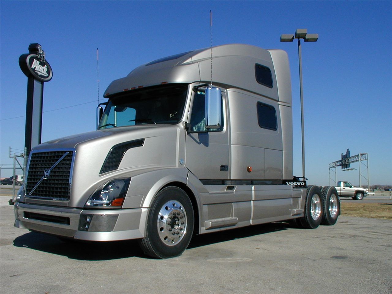 Volvo Americano VN 730 ~ Club do Caminhoneiro