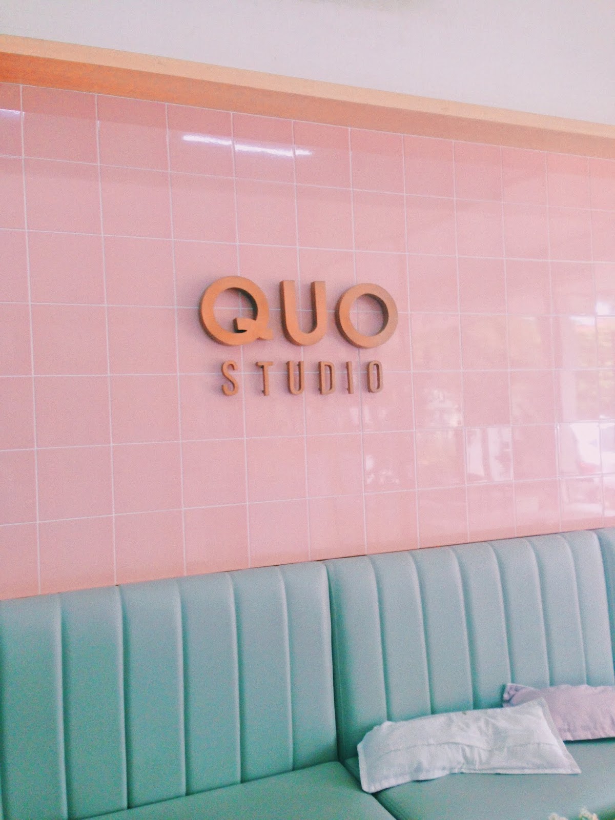 QUO Studio and the Magic of Colors! | A Lone Cat's Journey