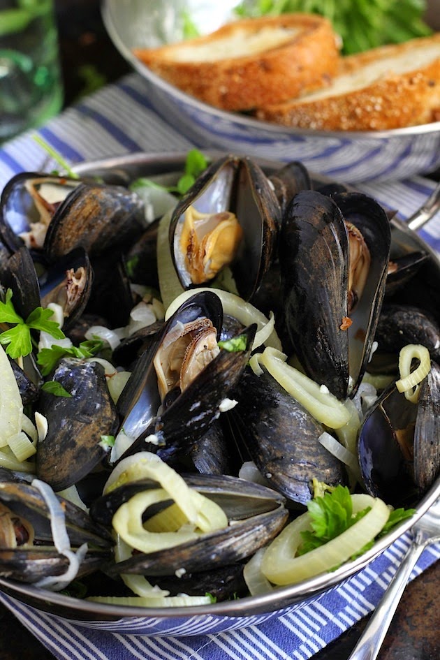 Savor Home: FENNEL & GARLIC MUSSELS...