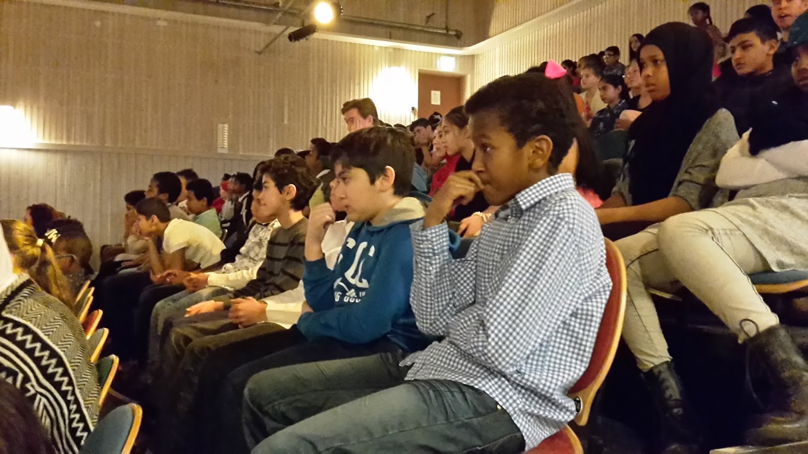 Boken: Festligt Nobelfirande på Vivallaskolan!