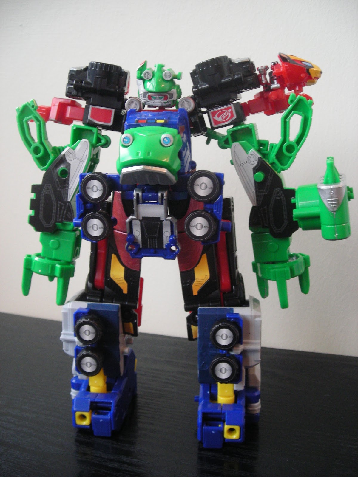 My Shiny Toy Robots: Toybox REVIEW: Tokumei Sentai Go-Busters mini-pla ...