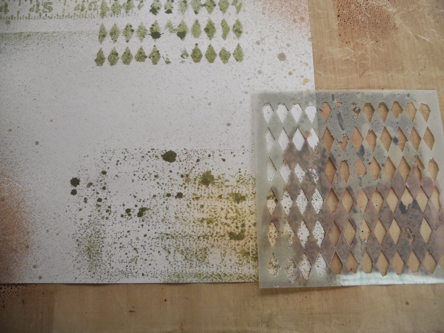 Homespun Scrapbooking: TUTORIAL: SPRAY MISTS - De"MIST"ify