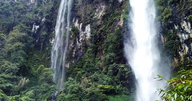 Panorama-keindahan-curug-cileat-subang