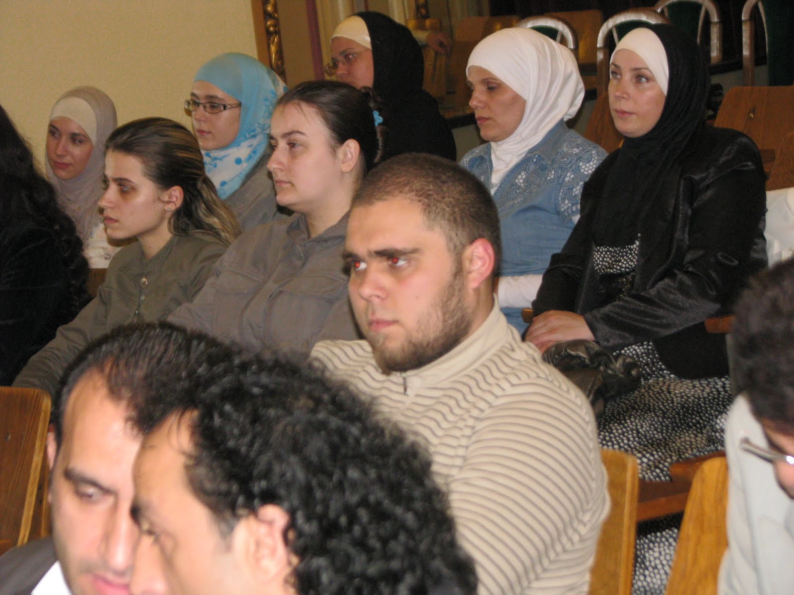 Femeia musulmană: Simpozion ISLAMUL - ORIGINI SI PROBLEME ACTUALE