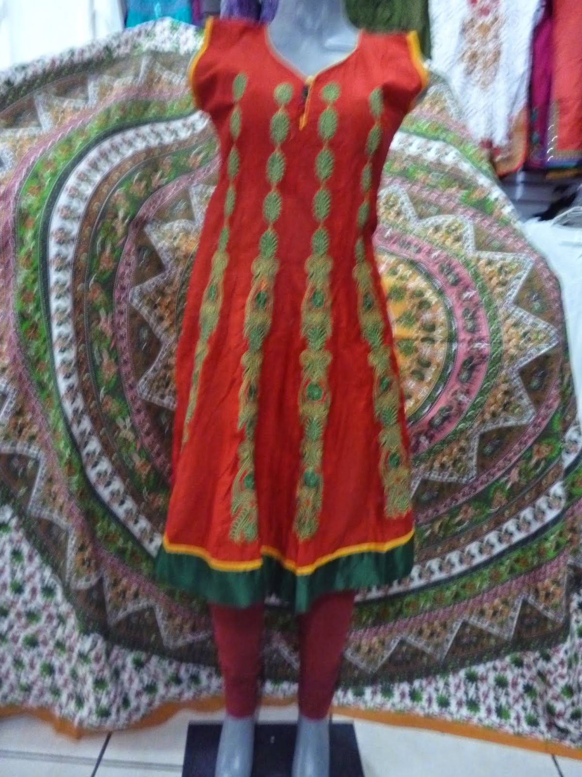 Ropa De La India: ROPA HINDU,FALDAS,VESTIDOS,BLUSAS,CHALINAS,PASMINAS ...