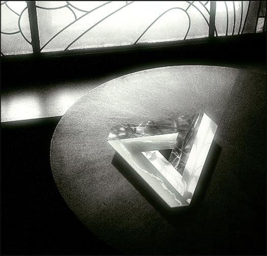 Impossible world site blog: Still life with impossible triangle