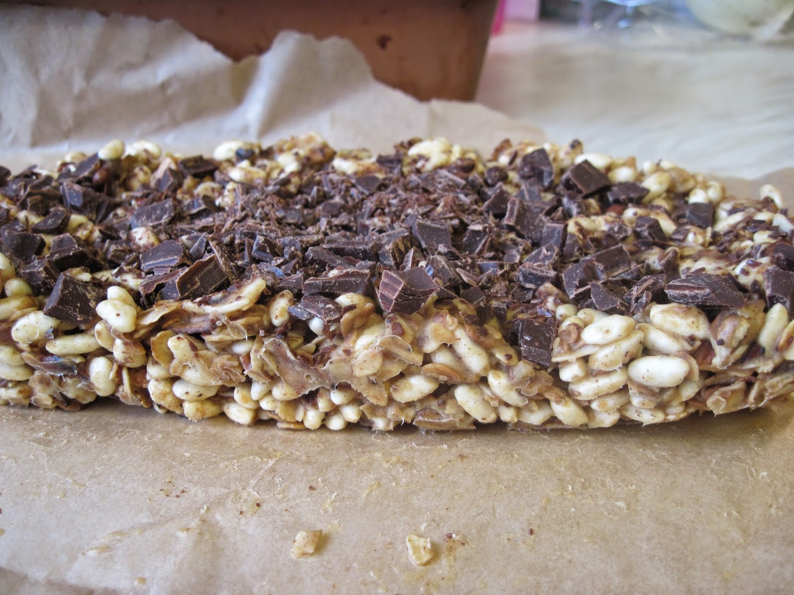 The Sugar Lump: Peanut butter chocolate chip puffed rice bars