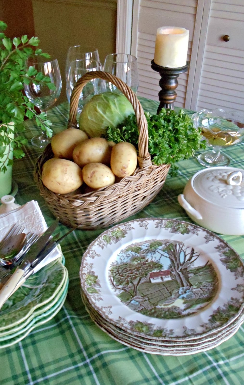 Upstairs Downstairs: A Day for the Irish