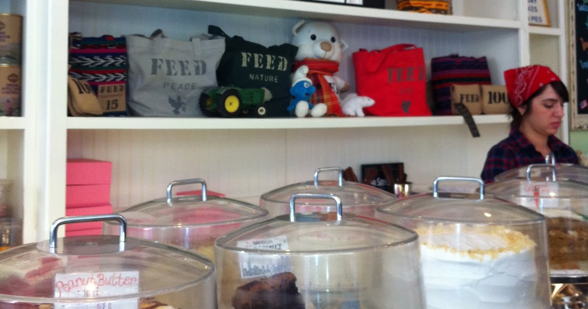 2noblecrows: lil cupcake shop