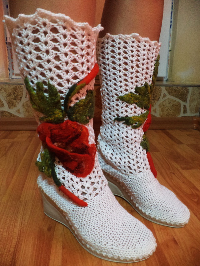 biju4everybody-bijuterii handmade: Cizme crosetate cu buchete de maci