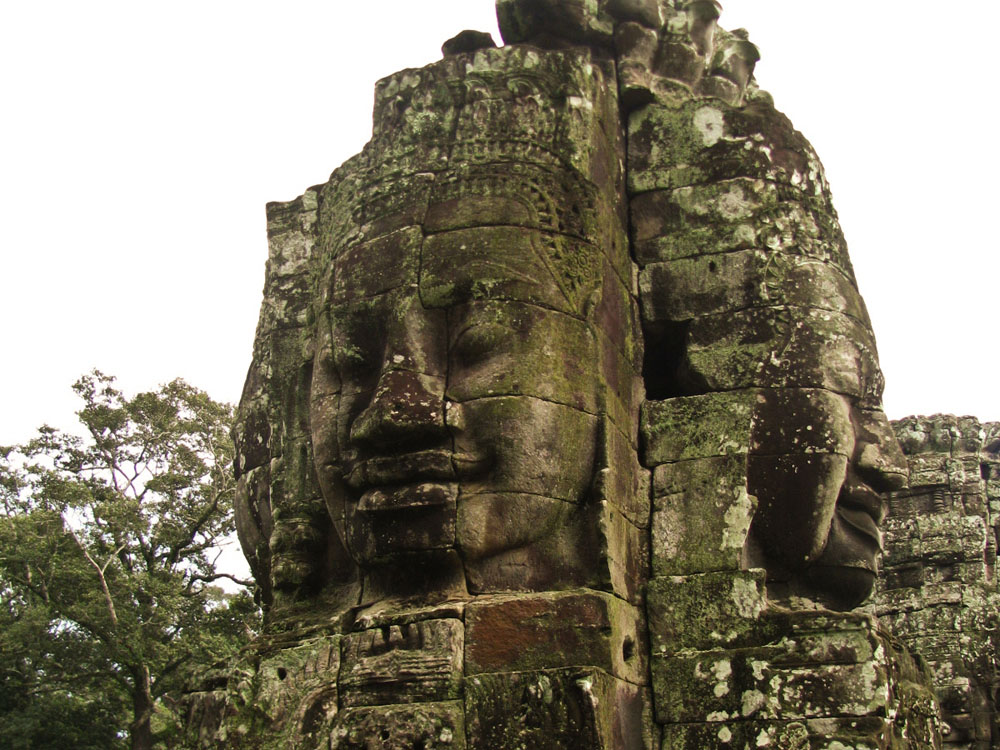 Bayon, Kuil Seratus Wajah Sang Raja ~ Travel Indonesia