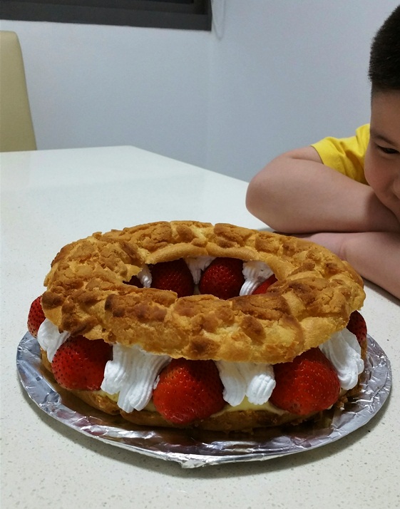 Bake N Cook: Frasier Choux: Traditional cake in choux pastry form