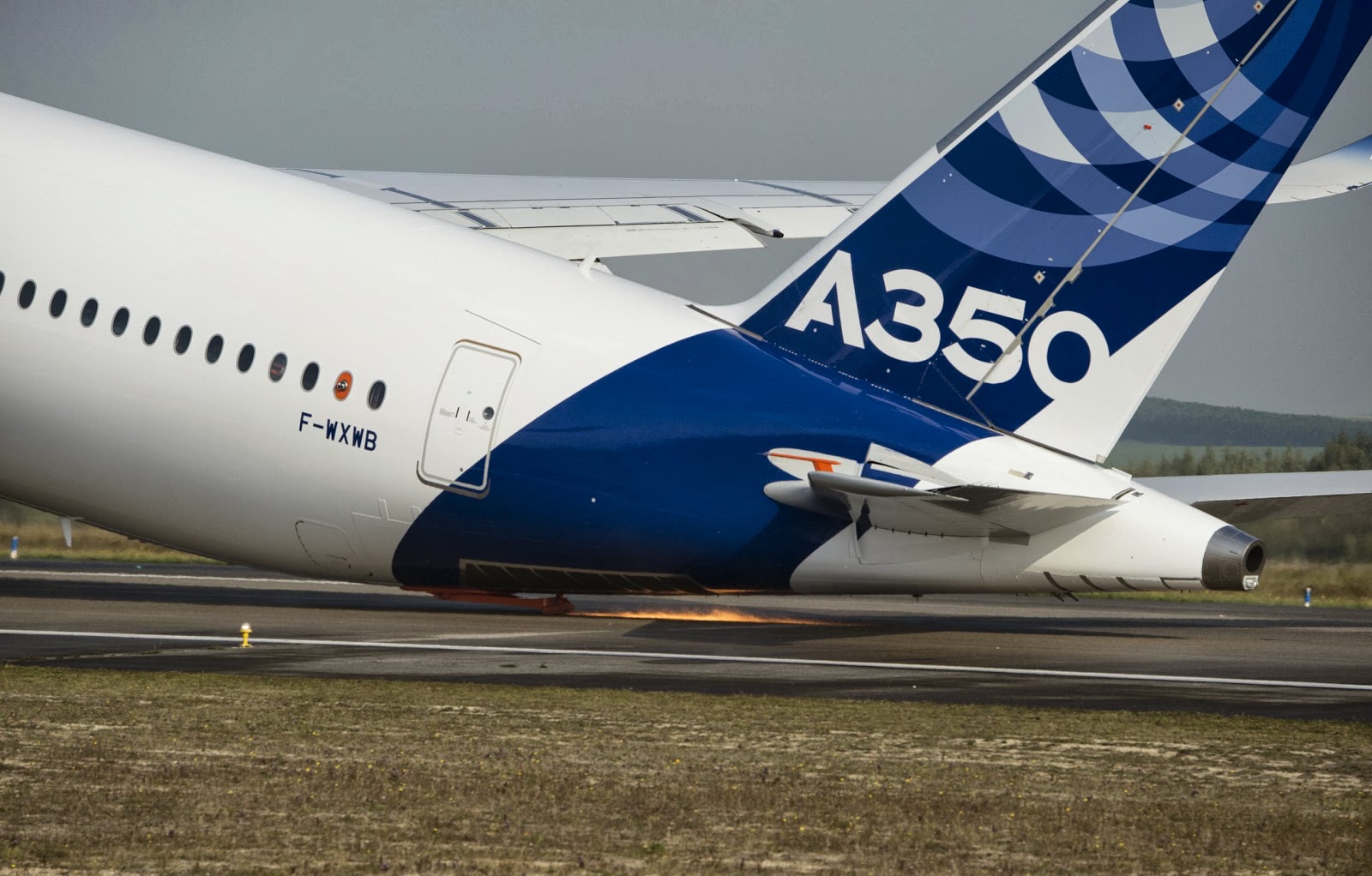 A350 XWB News: Flight test program of MSN1 ongoing. More than 350 hours ...