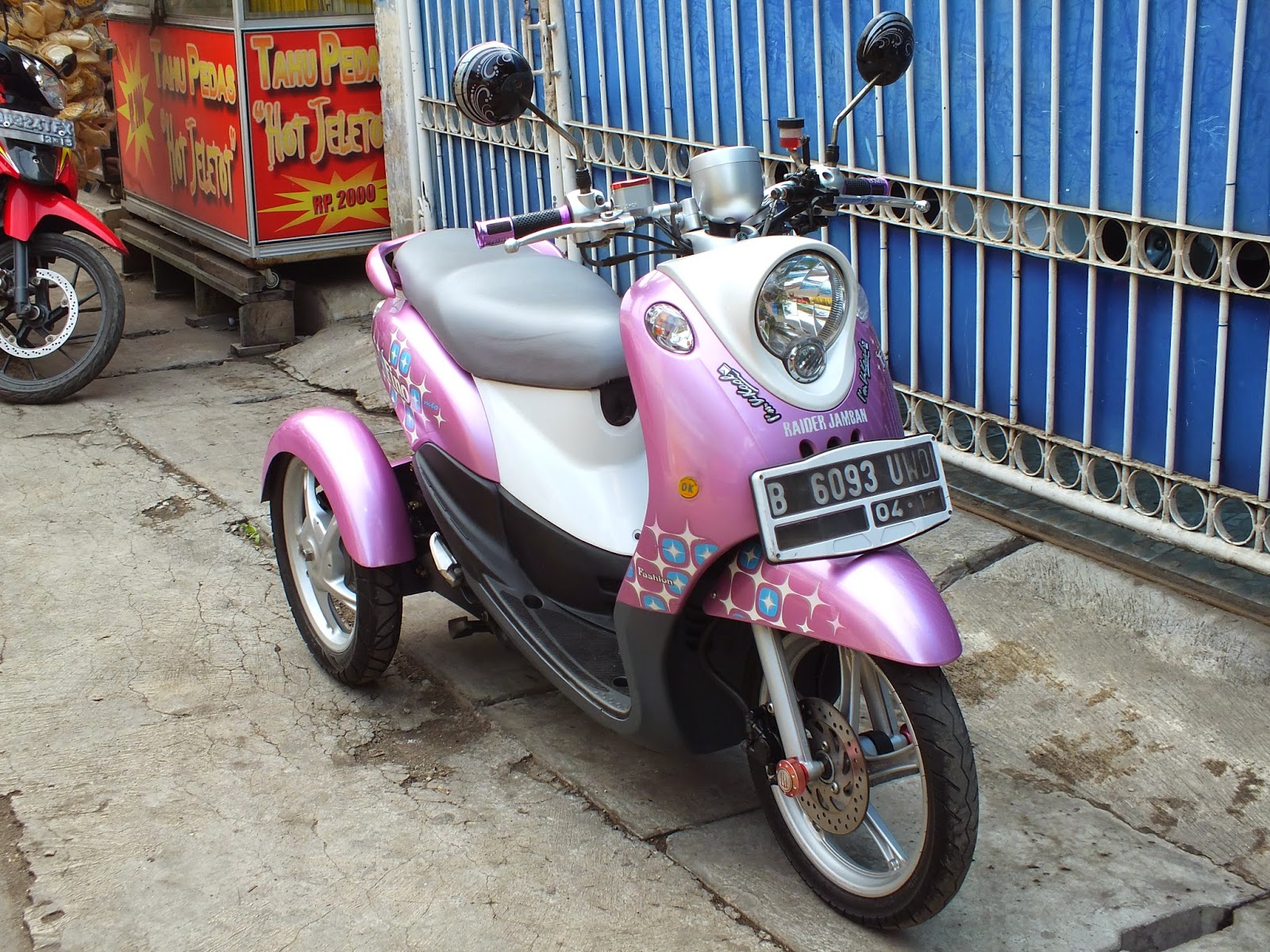 Oracle Modification Concept: Yamaha MIO FINO Roda 3 Konsep MINIMALIST ...