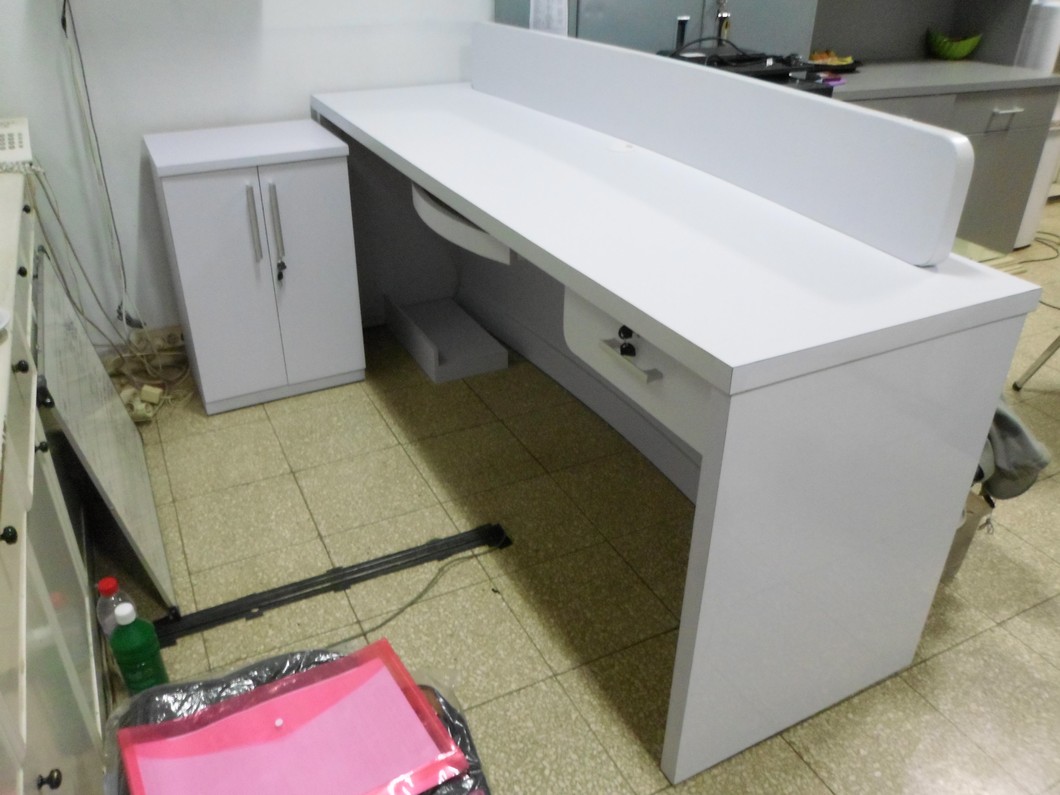 Meja Resepsionis Meja Cs Meja Customer Service Kantor Warna Putih ...