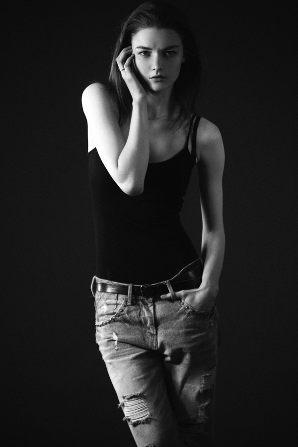 JEWELS MODEL MANAGEMENT: ANNA Z | Photographed By Aaron Kinney