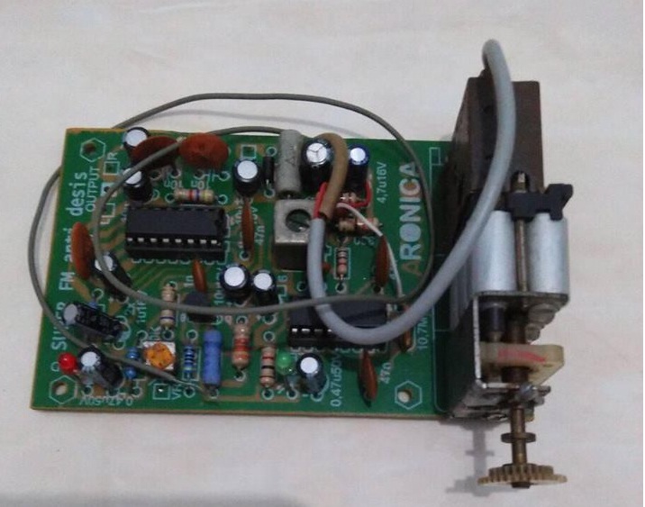 Kumpulan desain PCB: radio fm ronica