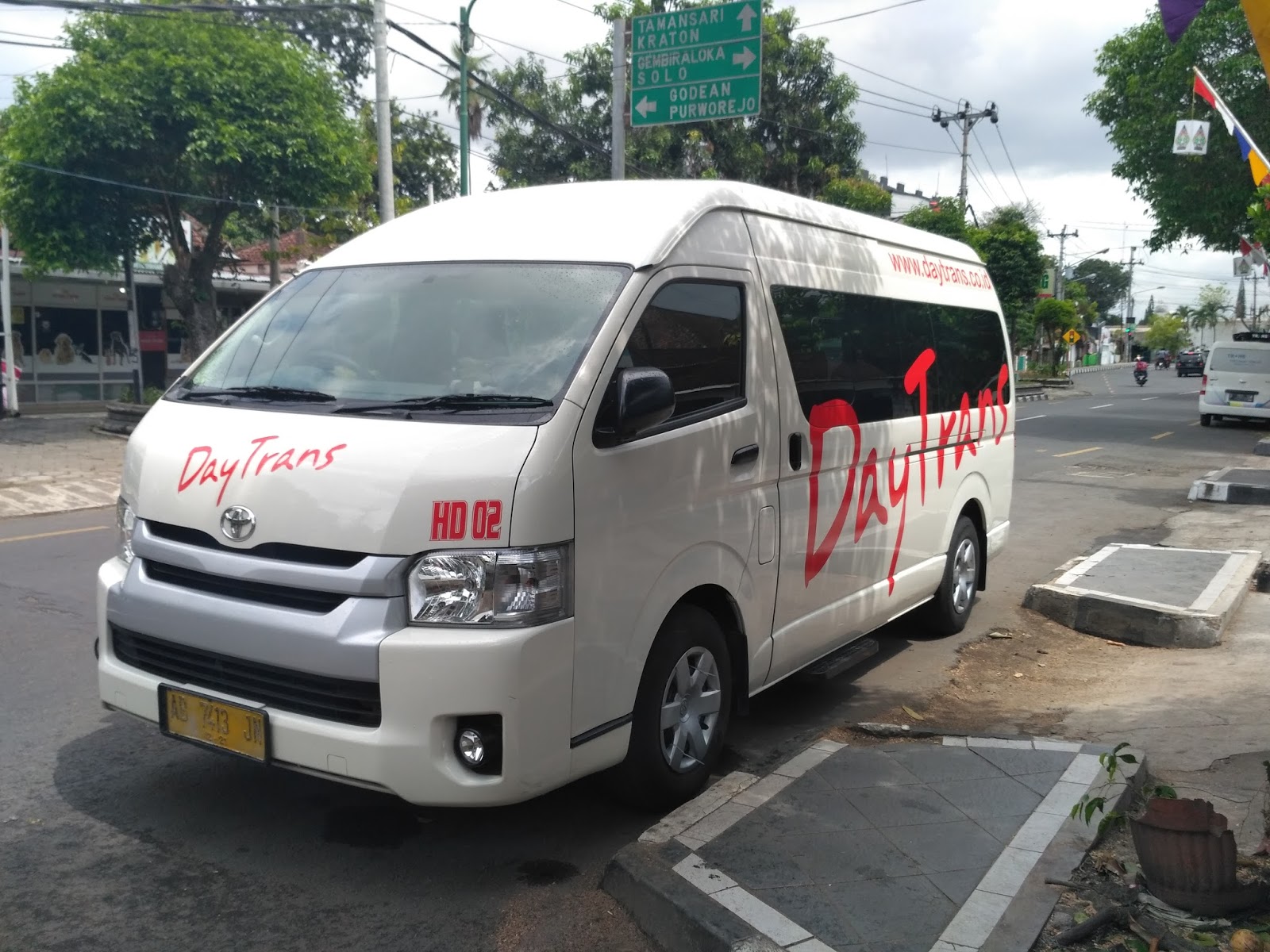 DayTrans Shuttle and Courier