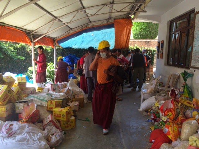 How Buddhist Monks Are Helping the Victims of the Earthquake in Nepal ...