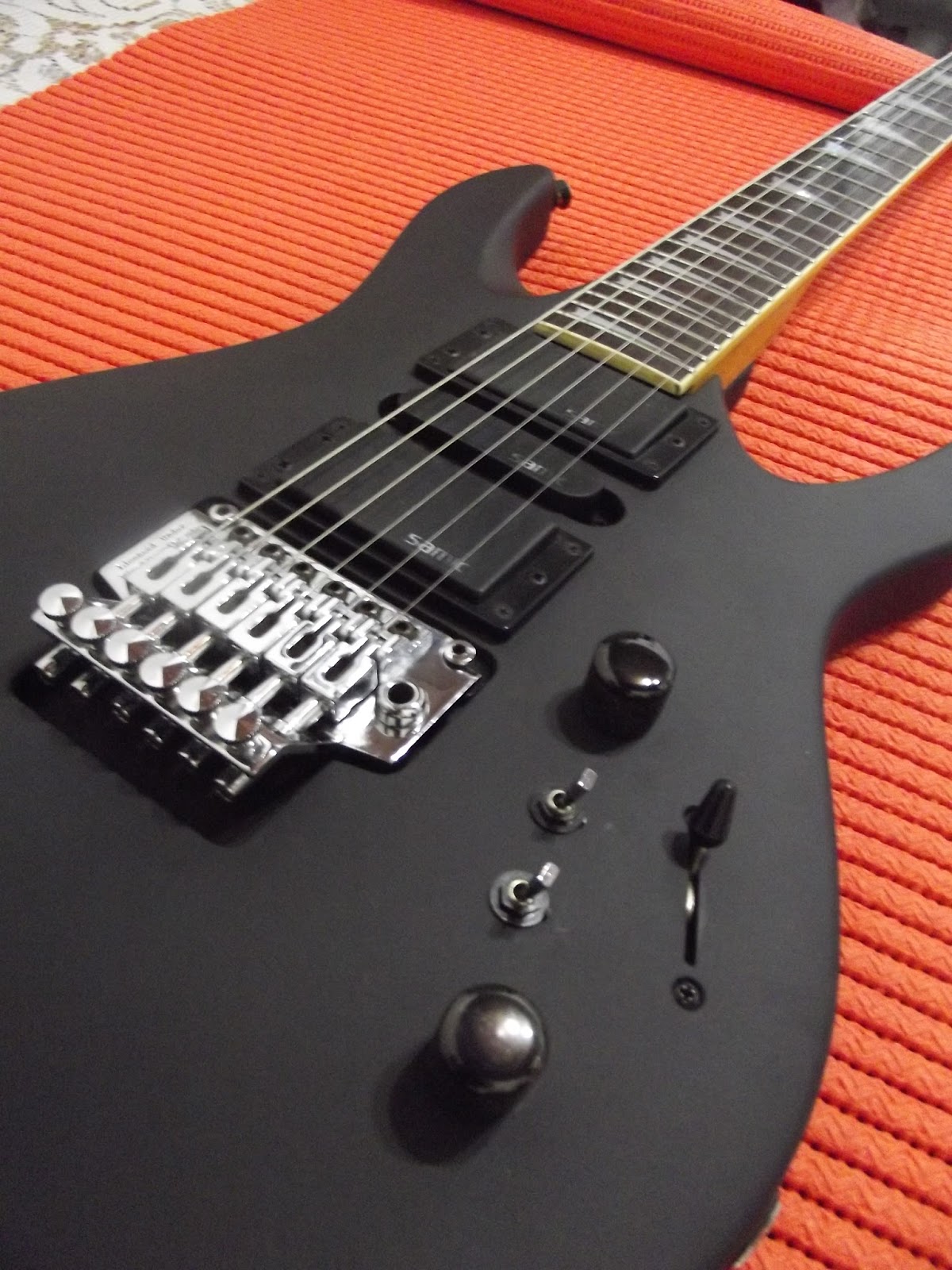 T.Hashitani Guitar Works: Samick - Preto Fosco