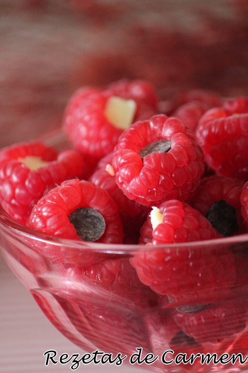Frambuesas rellenas de chocolate