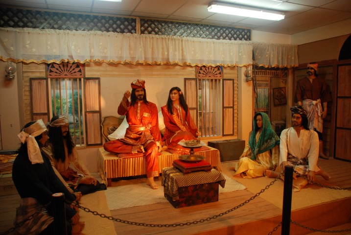 LANGKAWI PERMATA KEDAH: Mahsuri Binti Pandak Mayah