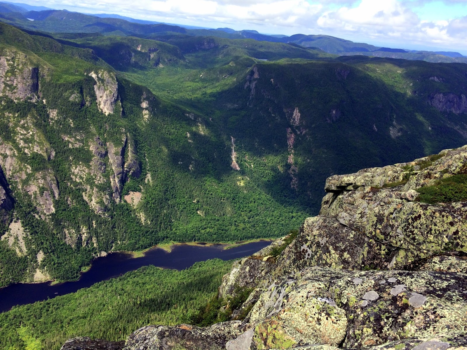 Fringues, popote, action!: Randonnée à l'Acropole-des-Draveurs