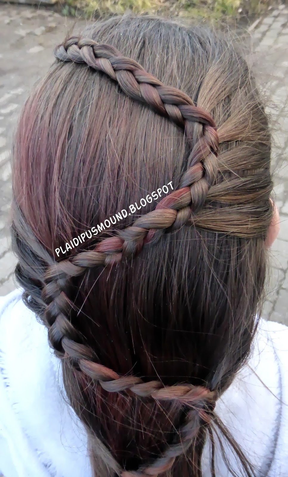 Plaidipus mound: bound chain braid