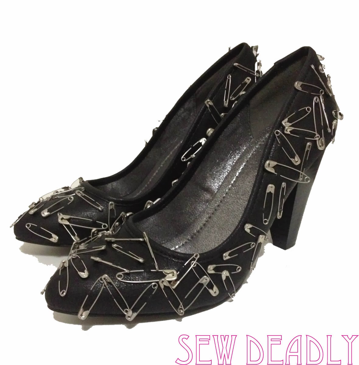 Sew Deadly: Pinned-up Pumps