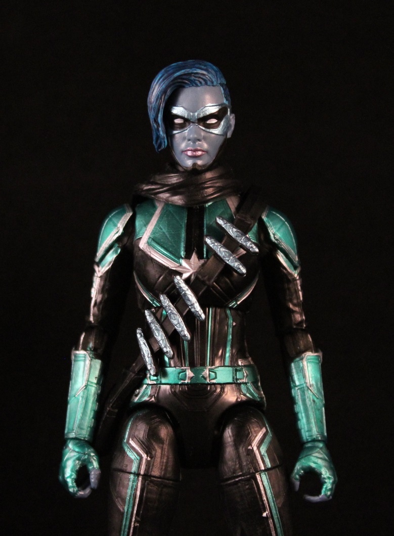 She's Fantastic: Marvel Legends - CAPTAIN MARVEL (STARFORCE)!