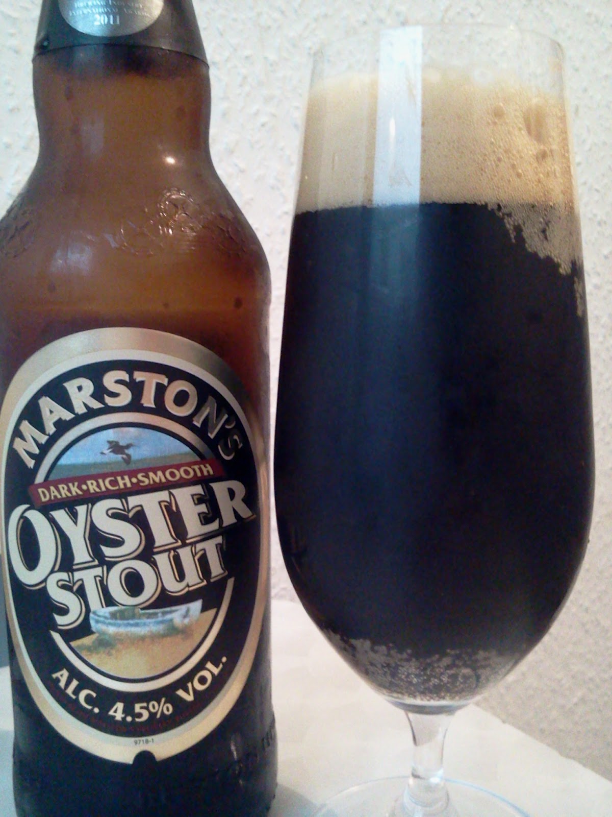 Marston's Oyster Stout - Average Guy's Guide to Beer