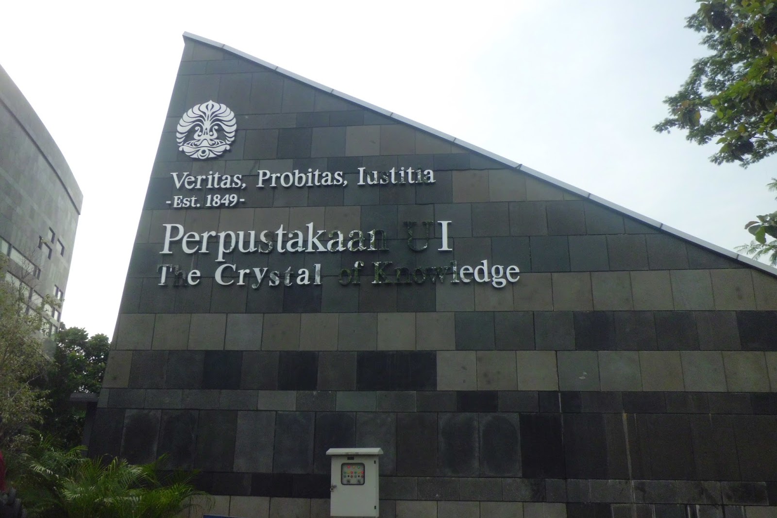 Perpustakaan UI "The Crystal Of Knowledge"